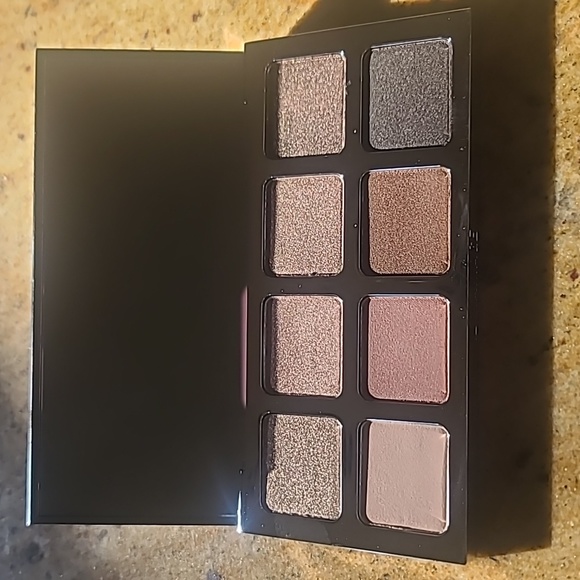 IL MAKIAGE | Makeup | Il Makiage Color Boss Eyeshadow Palette | Poshmark